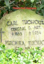 thoholte graf met foto | WW2 Gravestone