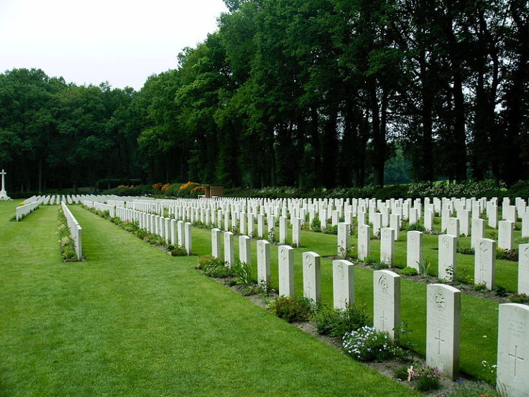 Queripel, Lionel Ernest. | WW2 Gravestone