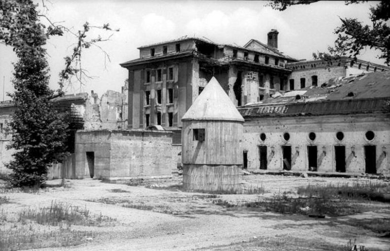 Mohnke, Wilhelm Heinrich Johannes. | WW2 Gravestone