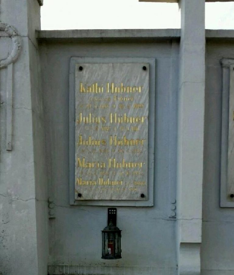 Last days of Hitler’s favourite little girl, Helga. | WW2 Gravestone