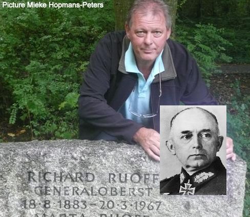 Ruoff, Karl Richard. | WW2 Gravestone
