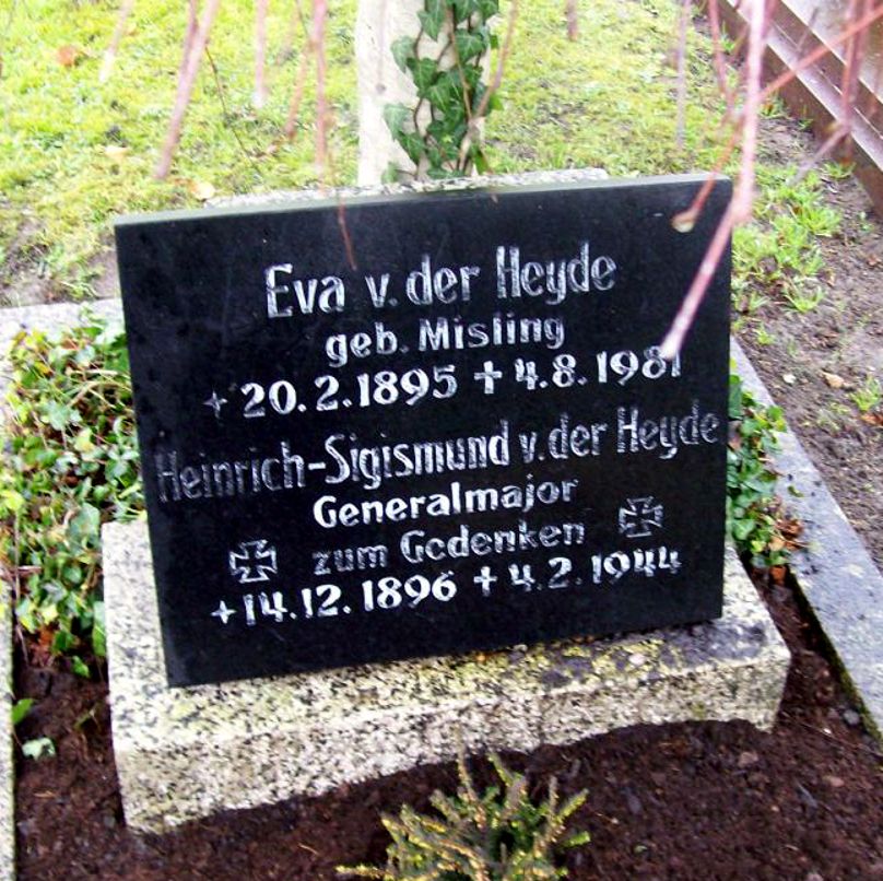 Heyde, Heinrich-Sigismund von der. | WW2 Gravestone