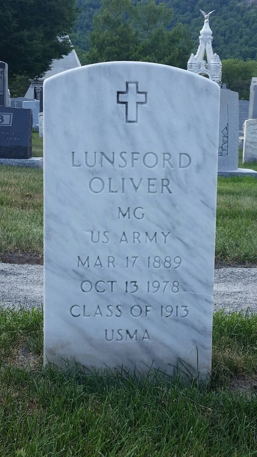 Oliver, Lunsford Errett. | WW2 Gravestone