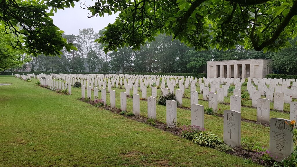 Lightoller, Herbert Brian. | WW2 Gravestone