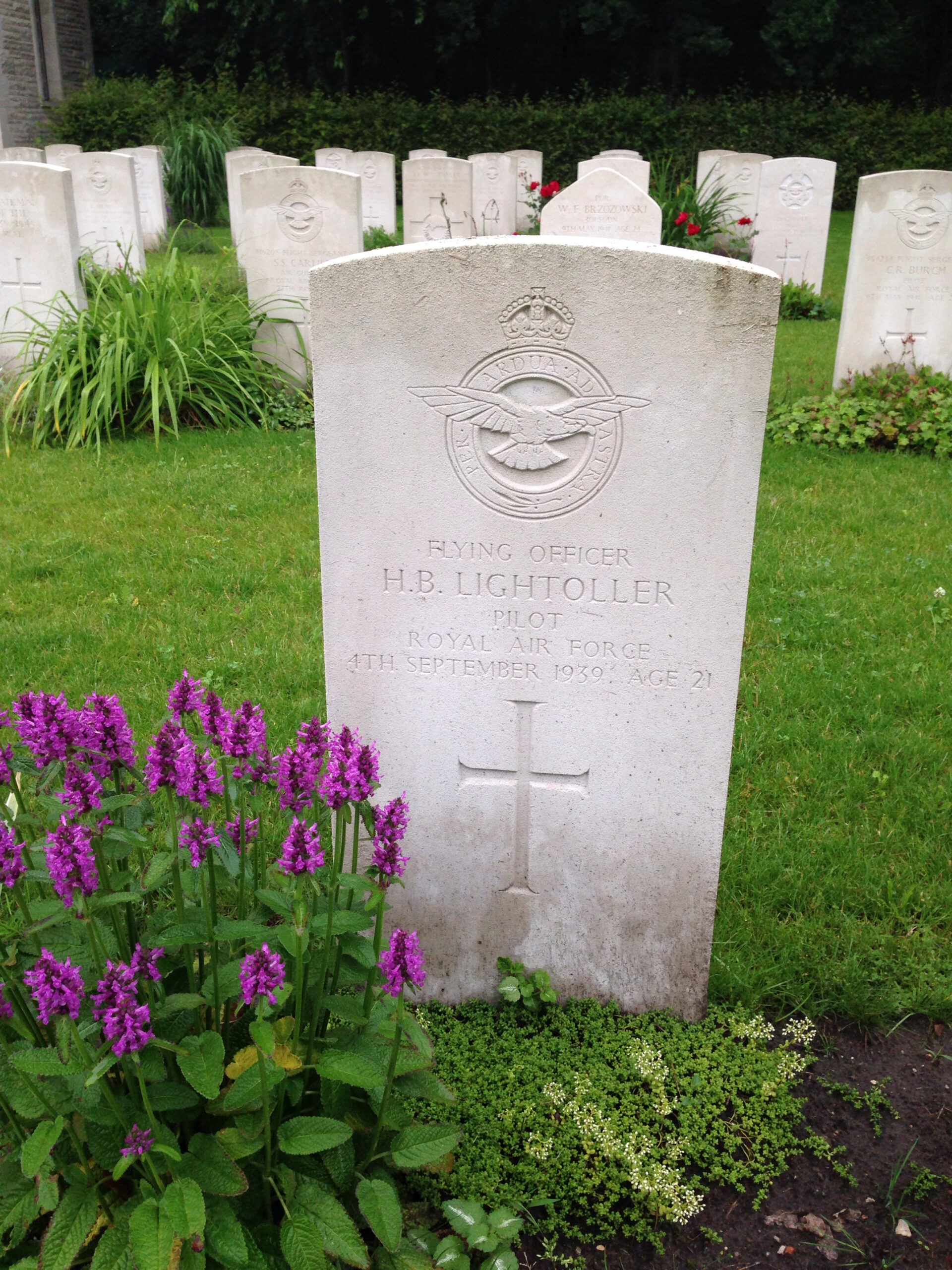 Lightoller, Herbert Brian. | WW2 Gravestone
