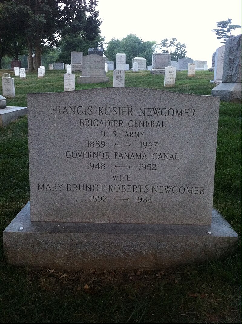 Newcomer, Francis Kosier. | WW2 Gravestone