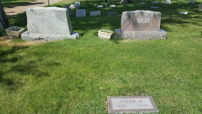 More, Alton Merton. | WW2 Gravestone