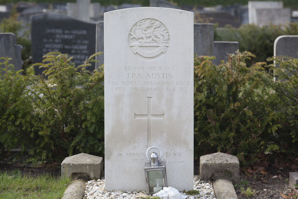 Austin, John Patrick Standidge “Bunny”. | WW2 Gravestone