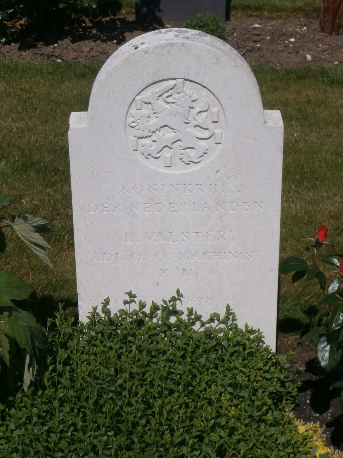 Valstar, Leendert Marinus, alias Bertus de Vries. | WW2 Gravestone