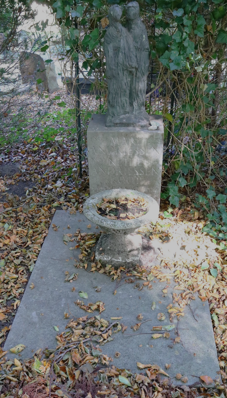 Menger-Oversteegen, Truus. | WW2 Gravestone